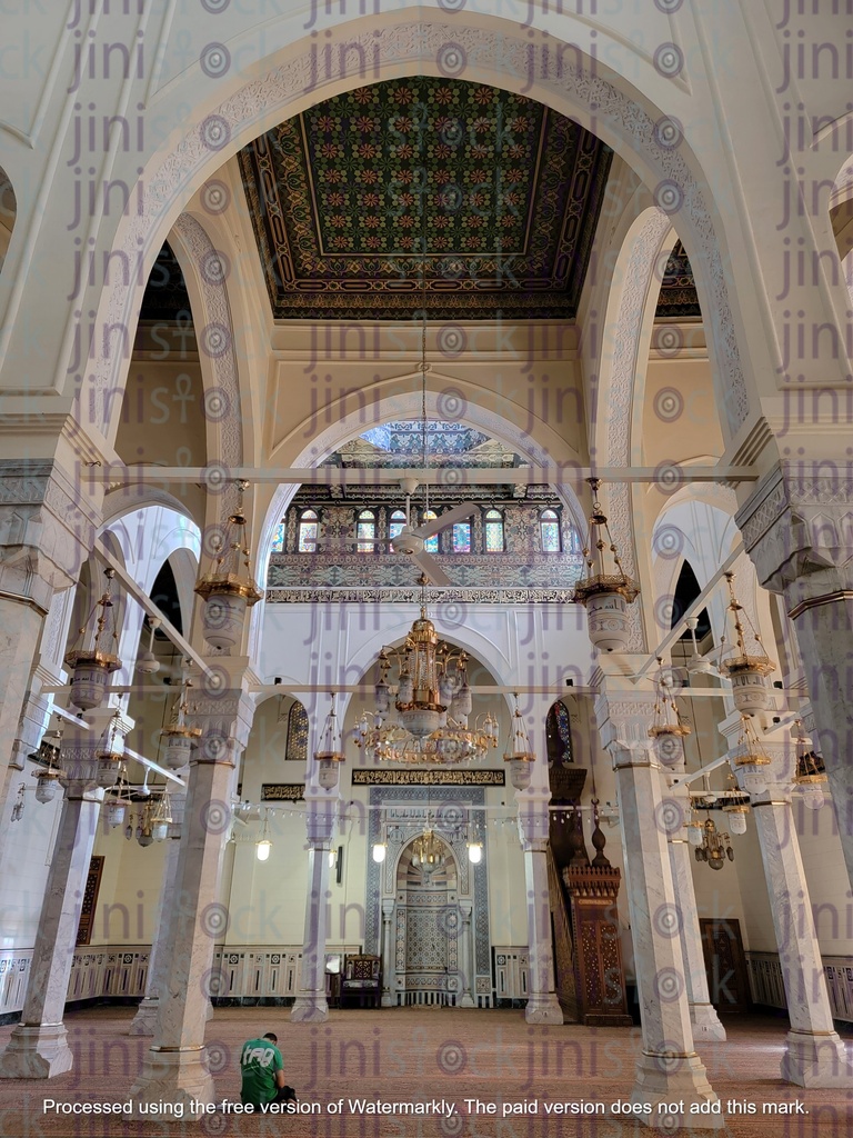 Arch inside a mosque | Jini Stock