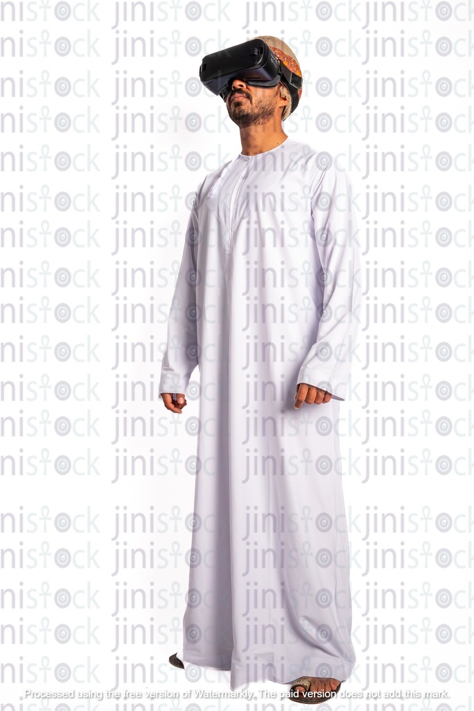 Omani arab khaliji man from gulf wearing VR glasses | Jini Stock